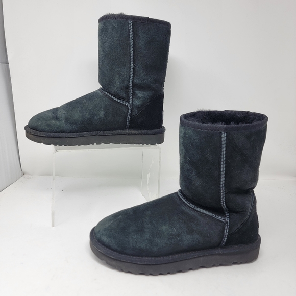 UGG | Shoes | Ugg Australia Womens Classic Short Ii Boot Style 16223 | Poshmark